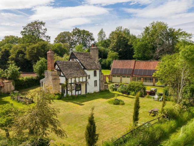 2 bedroom cottage for sale