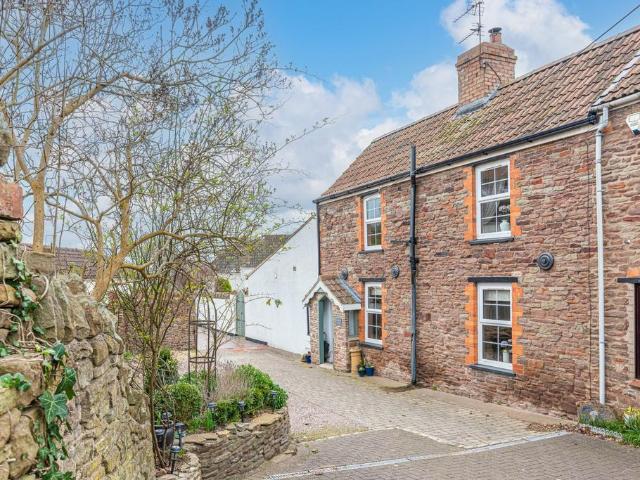 2 bedroom cottage for sale