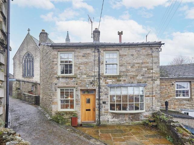 2 bedroom cottage for sale