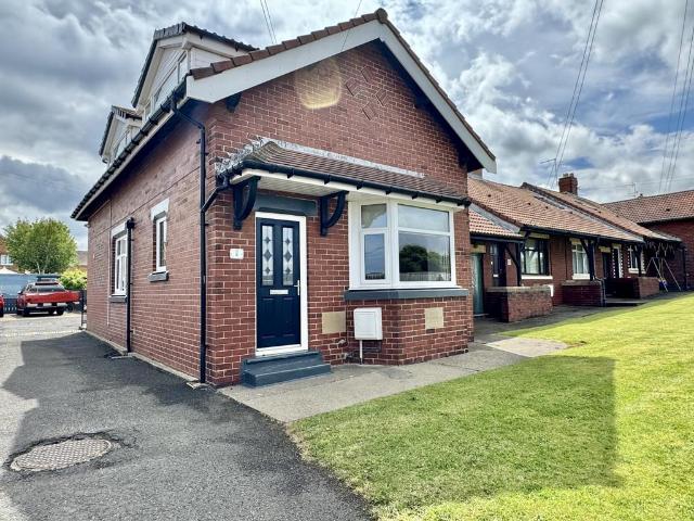 2 bedroom cottage for sale