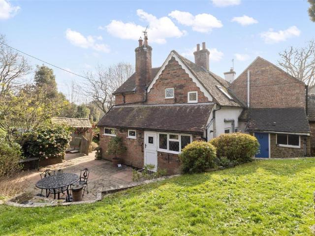 2 bedroom cottage for sale