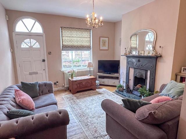2 bedroom cottage for sale