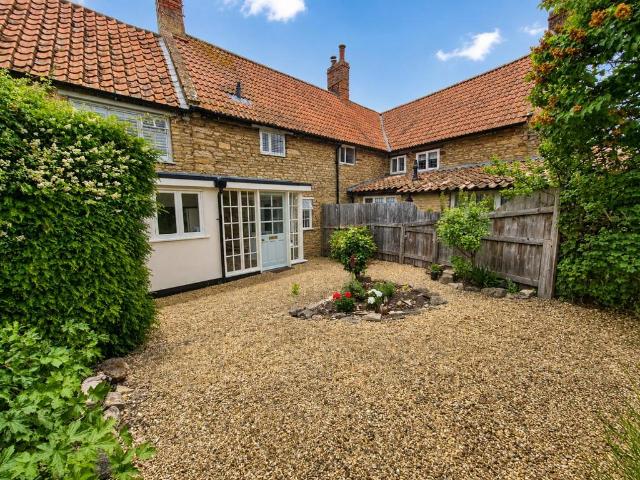 2 bedroom cottage for sale