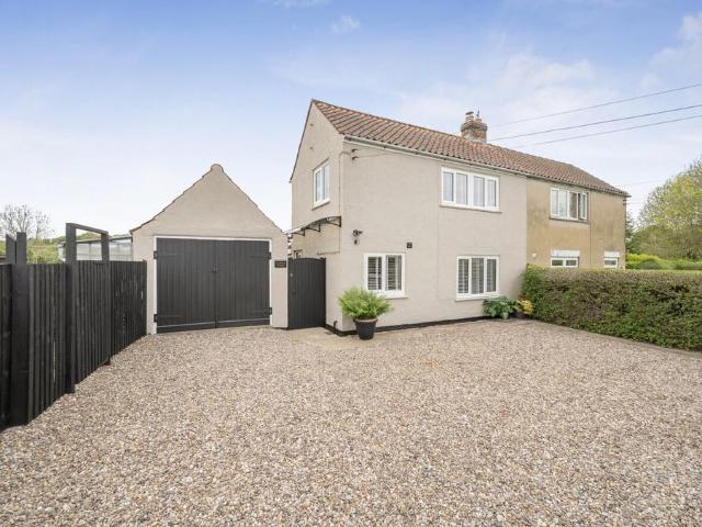 2 bedroom cottage for sale