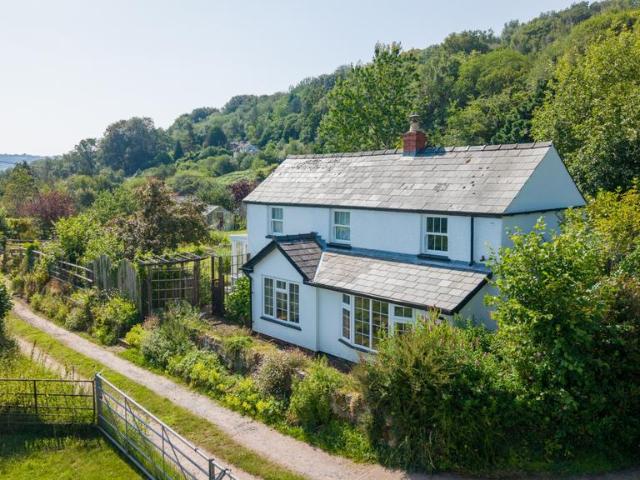 2 bedroom cottage for sale