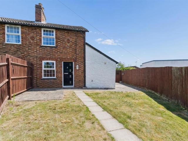 2 bedroom cottage for sale