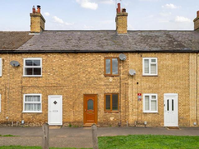 2 bedroom cottage for sale