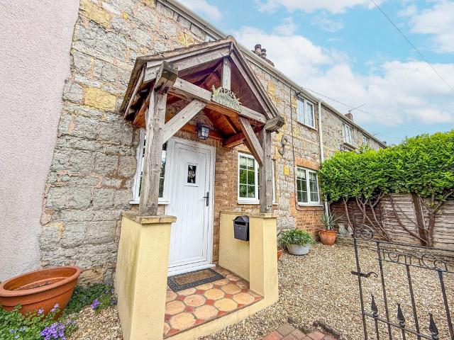 2 bedroom cottage for sale