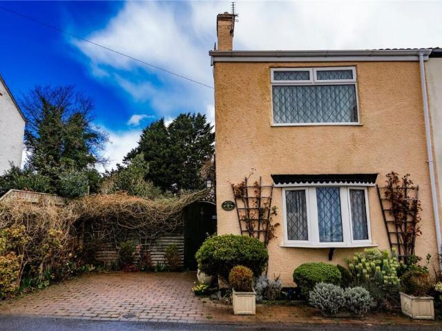 2 bedroom cottage for sale