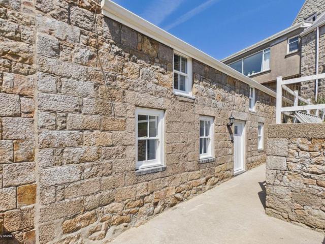 2 bedroom cottage for sale