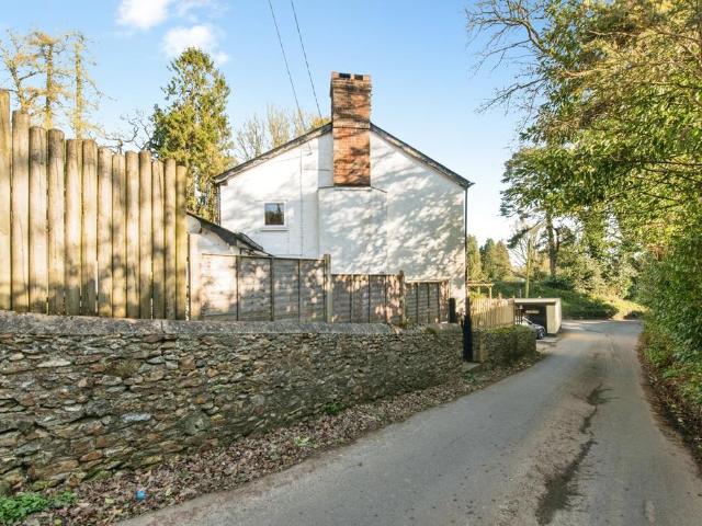 2 bedroom cottage for sale