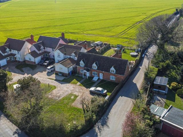 2 bedroom cottage for sale