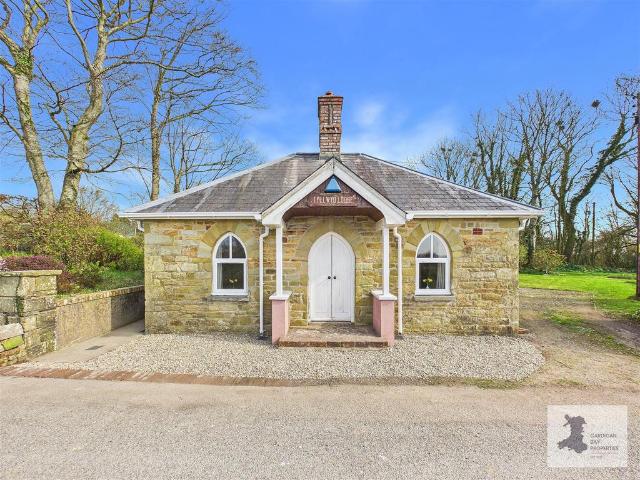 2 bedroom cottage for sale