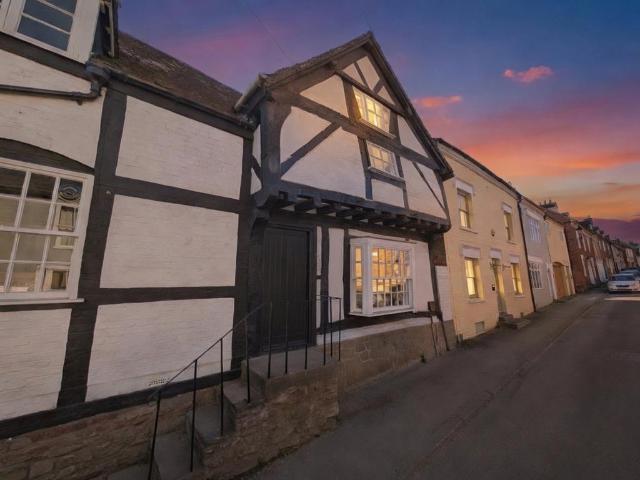 2 bedroom cottage for sale