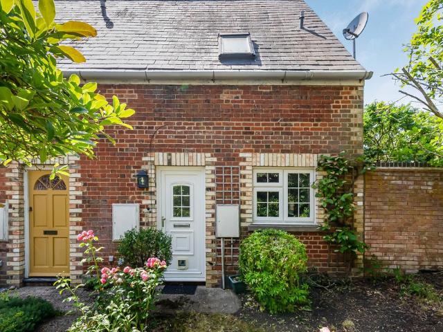 2 bedroom cottage for sale