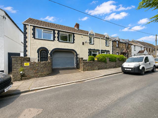 2 bedroom cottage for sale