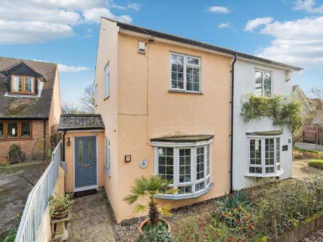 2 bedroom cottage for sale