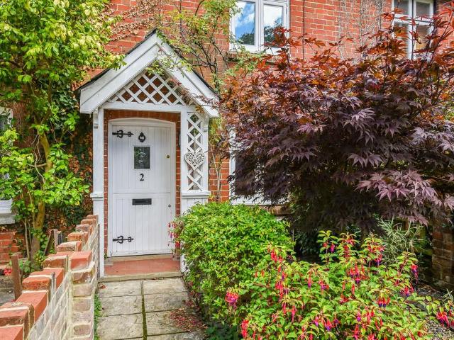 2 bedroom cottage for sale