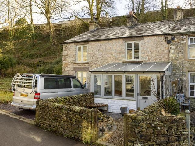 2 bedroom cottage for sale