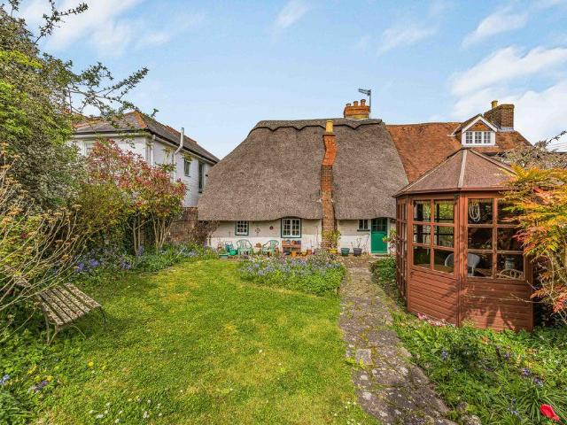 2 bedroom cottage for sale