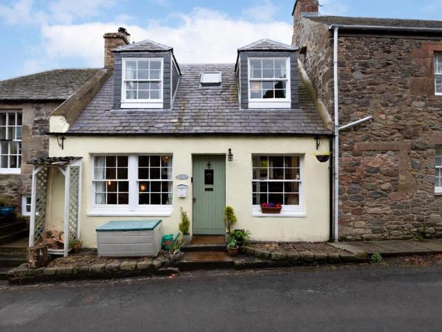 2 bedroom cottage for sale