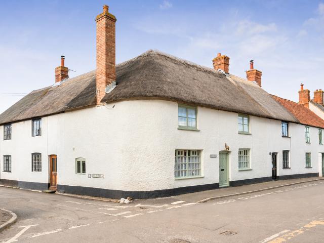 2 bedroom cottage for sale