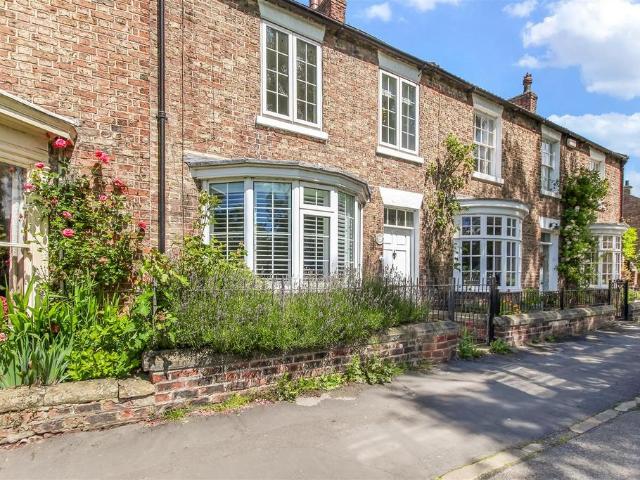 2 bedroom cottage for sale