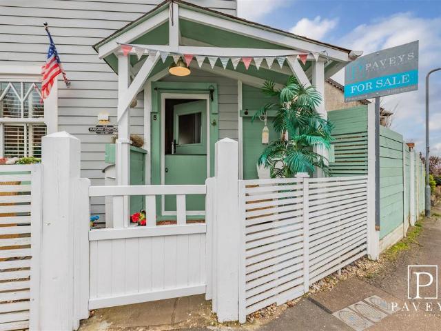 2 bedroom cottage for sale