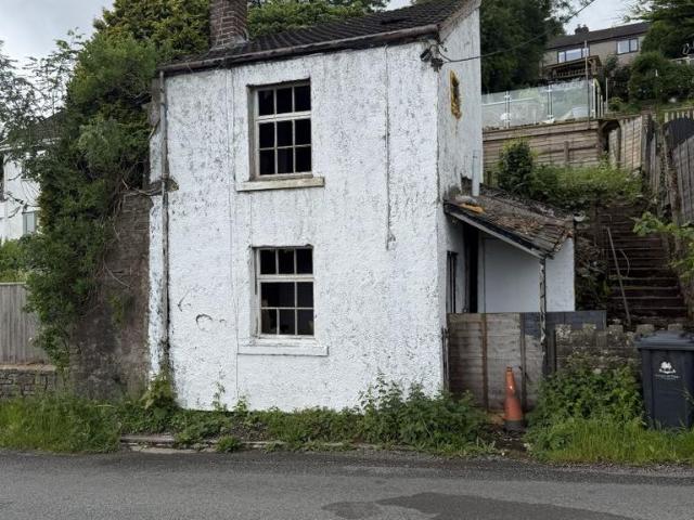 2 bedroom cottage for sale
