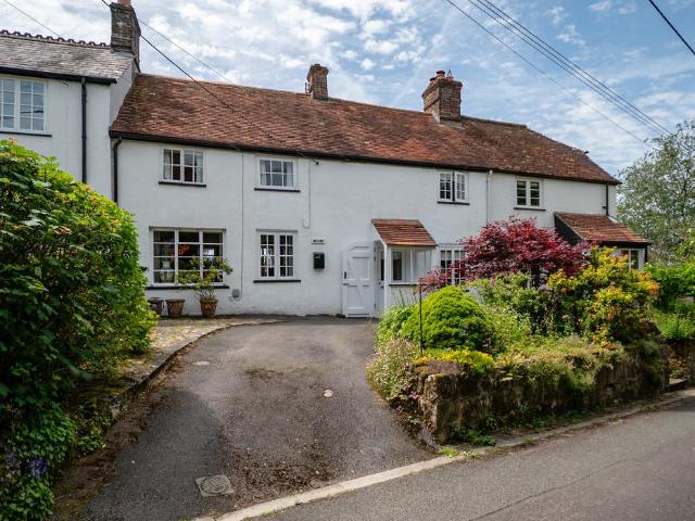 2 bedroom cottage for sale