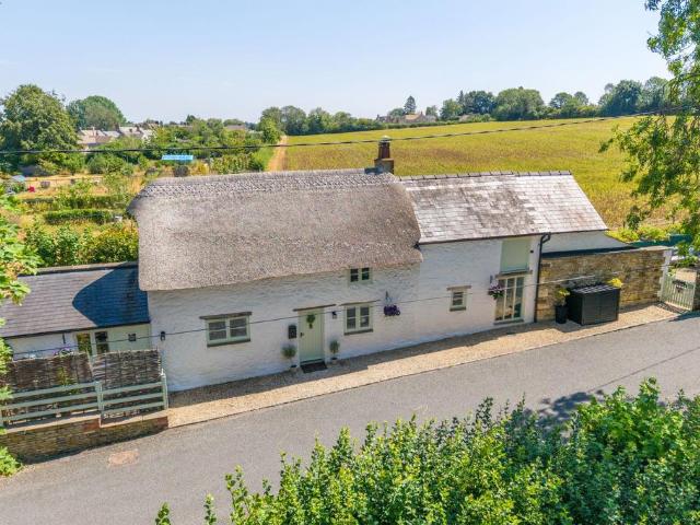2 bedroom cottage for sale