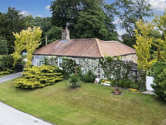 2 bedroom cottage for sale