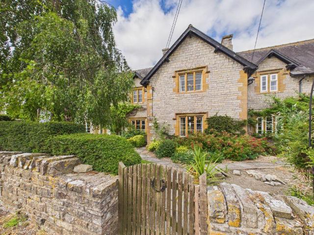 2 bedroom cottage for sale