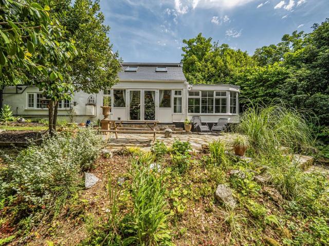 2 bedroom cottage for sale