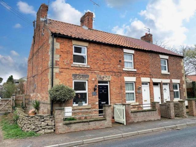 2 bedroom cottage for sale