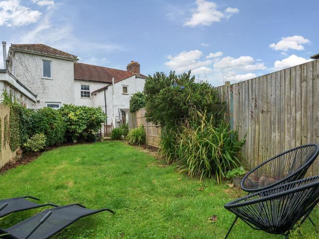 2 bedroom cottage for sale