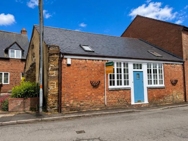 2 bedroom cottage for sale