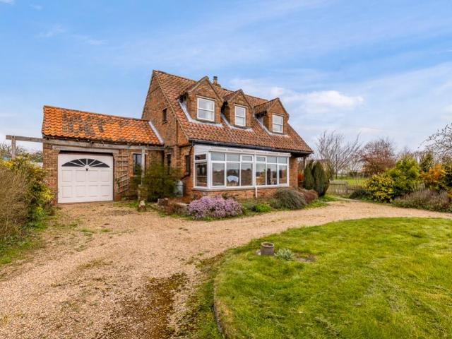 2 bedroom cottage for sale