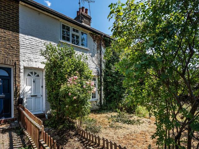 2 bedroom cottage for sale