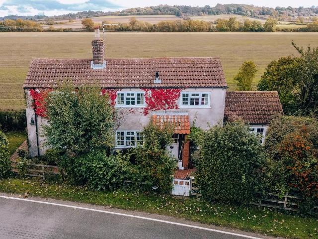2 bedroom cottage for sale