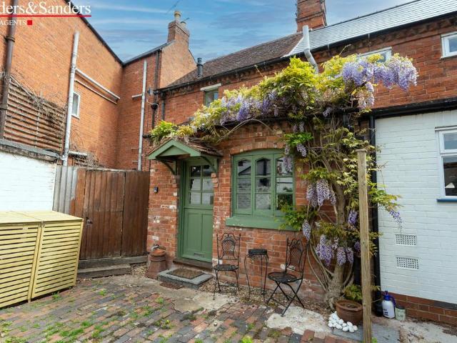2 bedroom cottage for sale