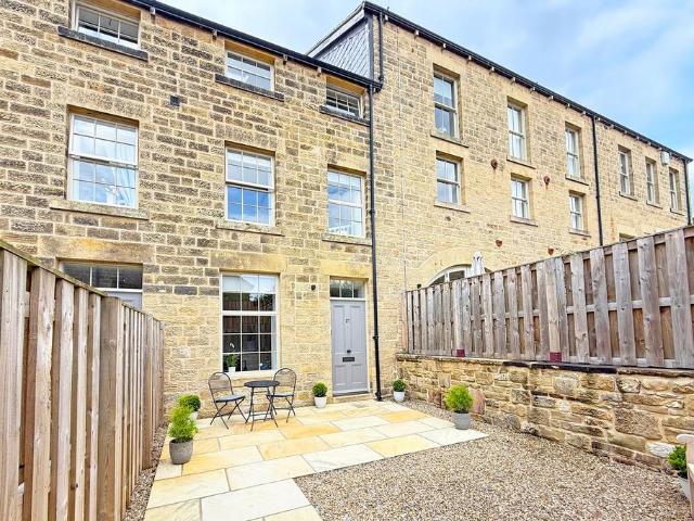 2 bedroom cottage for sale