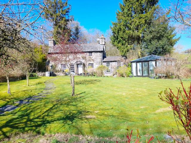 2 bedroom cottage for sale