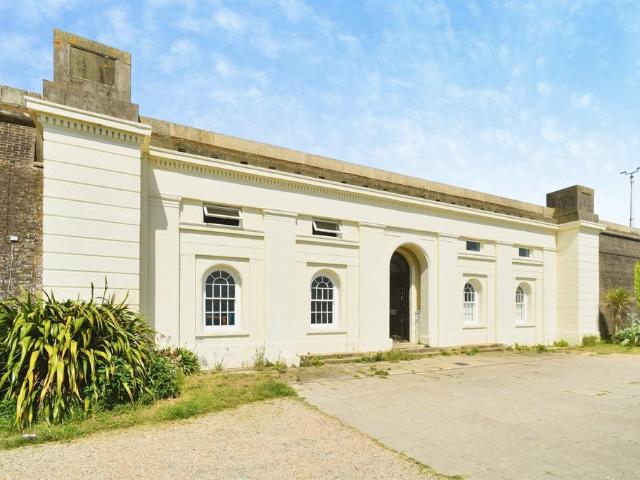 2 bedroom cottage for sale