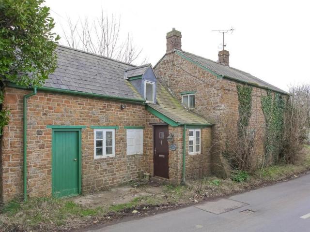 2 bedroom cottage for sale