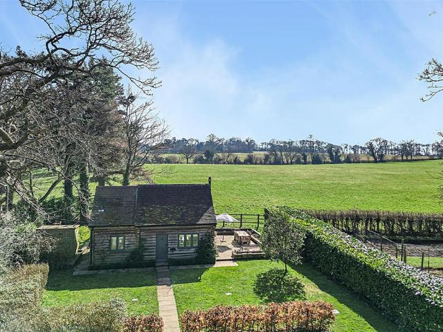 2 bedroom cottage for sale