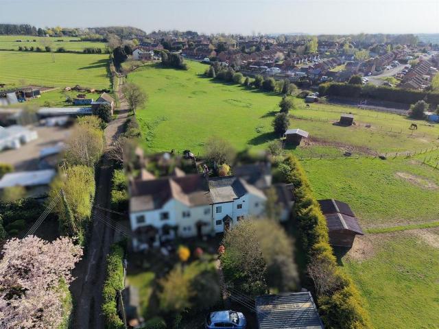 2 bedroom cottage for sale