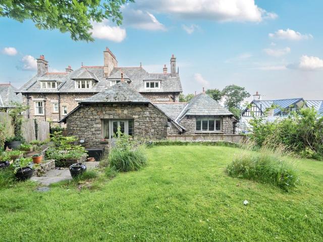 2 bedroom cottage for sale
