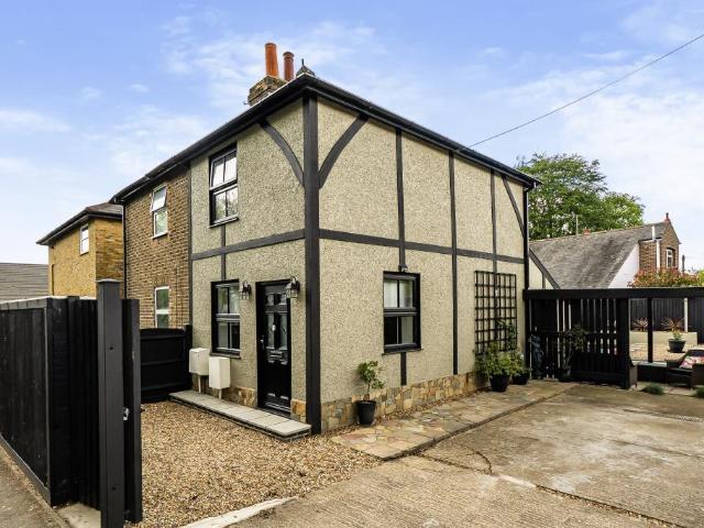 2 bedroom cottage for sale