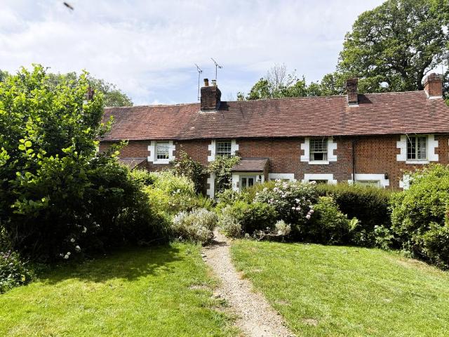 2 bedroom cottage for sale